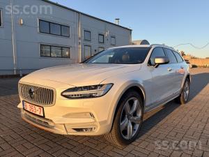 White Volvo V90 2018 in Ventspils, with an engine capacity of 2.00 L and mileage of 212 thousand km for 19500 €, photo 3 on AUTOMOTO.COM.LV