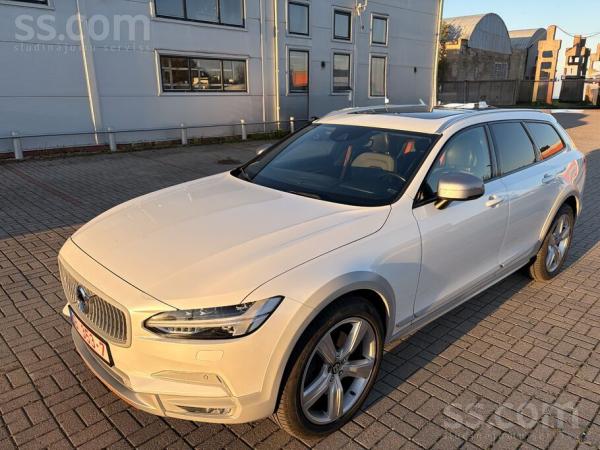Balts Volvo V90 2018 Ventspils, ar dzinēja tilpumu 2.00 L un nobraukumu 212 tūkst. km par 20500 €, foto 4 vietnē AUTOMOTO.COM.LV
