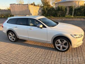 White Volvo V90 2018 in Ventspils, with an engine capacity of 2.00 L and mileage of 212 thousand km for 19500 €, photo 5 on AUTOMOTO.COM.LV