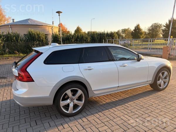 Balts Volvo V90 2018 Ventspils, ar dzinēja tilpumu 2.00 L un nobraukumu 212 tūkst. km par 20500 €, foto 7 vietnē AUTOMOTO.COM.LV