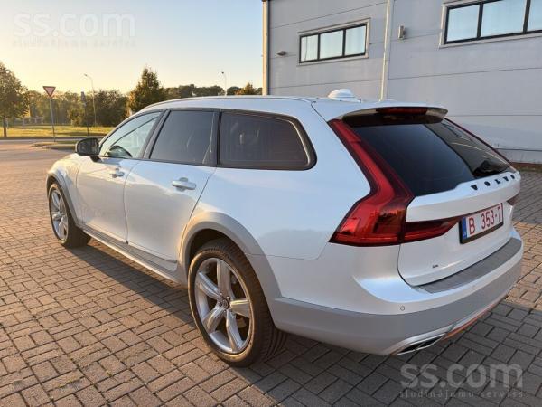 Balts Volvo V90 2018 Ventspils, ar dzinēja tilpumu 2.00 L un nobraukumu 212 tūkst. km par 20500 €, foto 9 vietnē AUTOMOTO.COM.LV