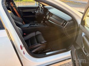 White Volvo V90 2018 in Ventspils, with an engine capacity of 2.00 L and mileage of 212 thousand km for 19500 €, photo 13 on AUTOMOTO.COM.LV