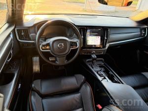 White Volvo V90 2018 in Ventspils, with an engine capacity of 2.00 L and mileage of 212 thousand km for 19500 €, photo 14 on AUTOMOTO.COM.LV