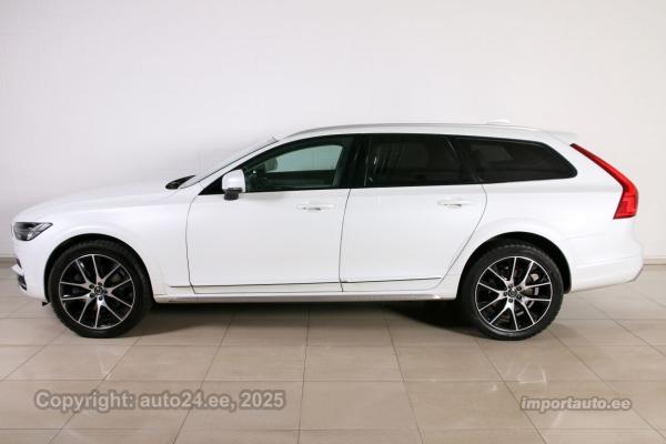 Balts Volvo V90 2019 Pērnava, ar dzinēja tilpumu 2.00 L un nobraukumu 105 tūkst. km par 34990 €, foto 3 vietnē AUTOMOTO.COM.LV