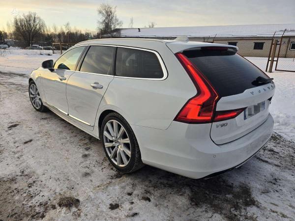 Balts Volvo V90 2019 Tauragė, ar dzinēja tilpumu 1.97 L un nobraukumu 222 tūkst. km par 19990 €, foto 3 vietnē AUTOMOTO.COM.LV