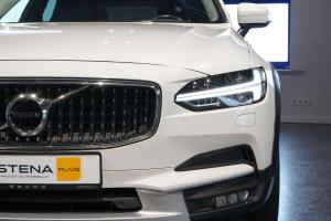 White Volvo V90 2019 in Vilnius, with an engine capacity of 1.97 L and mileage of 185 thousand km for 27500 €, photo 5 on AUTOMOTO.COM.LV