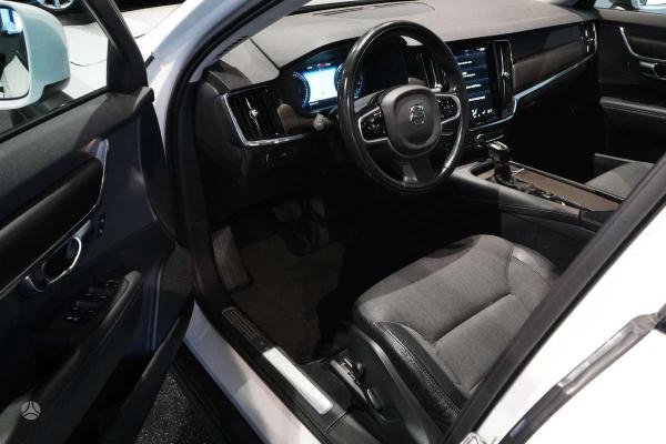White Volvo V90 2019 in Vilnius, with an engine capacity of 1.97 L and mileage of 185 thousand km for 27500 €, photo 8 on AUTOMOTO.COM.LV