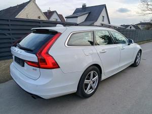 White Volvo V90 2019 in Siauliai, with an engine capacity of 2.00 L and mileage of 430 thousand km for 7950 €, photo 3 on AUTOMOTO.COM.LV