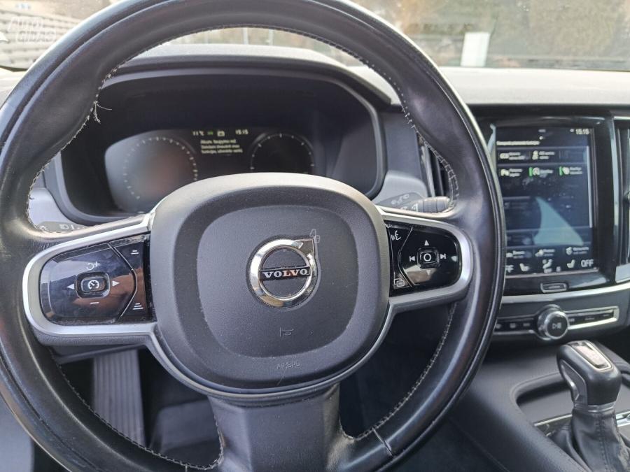 White Volvo V90 2019 in Siauliai, with an engine capacity of 2.00 L and mileage of 430 thousand km for 7950 €, photo 10 on AUTOMOTO.COM.LV