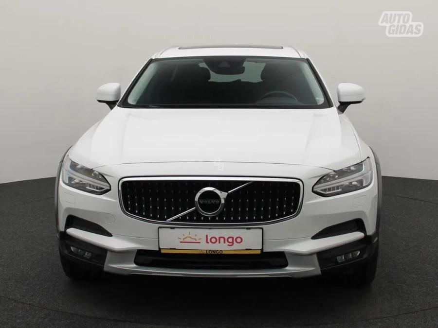 White Volvo V90 2019 in Vilnius, with an engine capacity of 2.00 L and mileage of 269 thousand km for 19799 €, photo 3 on AUTOMOTO.COM.LV