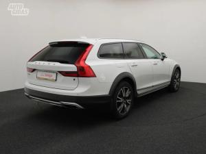 White Volvo V90 2019 in Vilnius, with an engine capacity of 2.00 L and mileage of 269 thousand km for 19799 €, photo 8 on AUTOMOTO.COM.LV