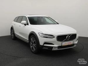 White Volvo V90 2019 in Vilnius, with an engine capacity of 2.00 L and mileage of 269 thousand km for 19799 €, photo 10 on AUTOMOTO.COM.LV