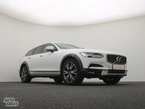 White Volvo V90 2019 in Vilnius, with an engine capacity of 2.00 L and mileage of 269 thousand km for 19799 €, photo 11 on AUTOMOTO.COM.LV
