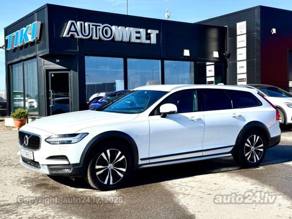 White Volvo V90 2019 in Tallinn, with an engine capacity of 2.00 L and mileage of 204 thousand km for 21500 €, photo 1 on AUTOMOTO.COM.LV