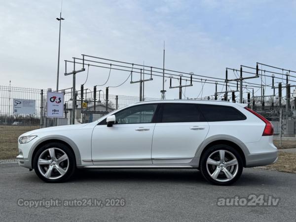 Balts Volvo V90 2019 Pērnava, ar dzinēja tilpumu 2.00 L un nobraukumu 207 tūkst. km par 23500 €, foto 2 vietnē AUTOMOTO.COM.LV