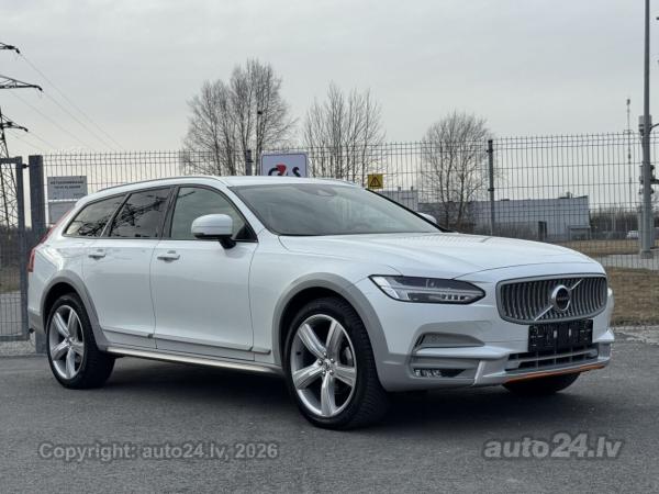 Balts Volvo V90 2019 Pērnava, ar dzinēja tilpumu 2.00 L un nobraukumu 207 tūkst. km par 23500 €, foto 6 vietnē AUTOMOTO.COM.LV
