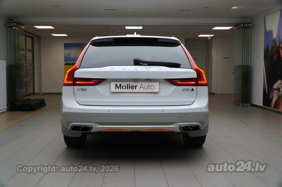 Balts Volvo V90 2019 Tallina, ar dzinēja tilpumu 2.00 L un nobraukumu 94 tūkst. km par 39850 €, foto 6 vietnē AUTOMOTO.COM.LV