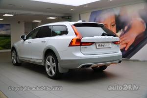 Balts Volvo V90 2019 Tallina, ar dzinēja tilpumu 2.00 L un nobraukumu 94 tūkst. km par 39850 €, foto 7 vietnē AUTOMOTO.COM.LV