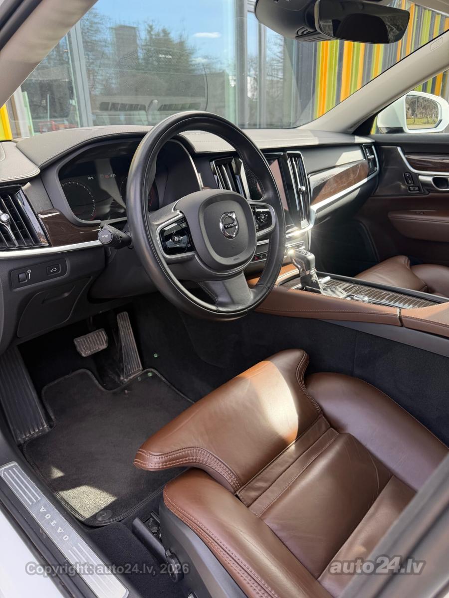 Balts Volvo V90 2019 Tallina, ar dzinēja tilpumu 2.00 L un nobraukumu 208 tūkst. km par 20900 €, foto 12 vietnē AUTOMOTO.COM.LV
