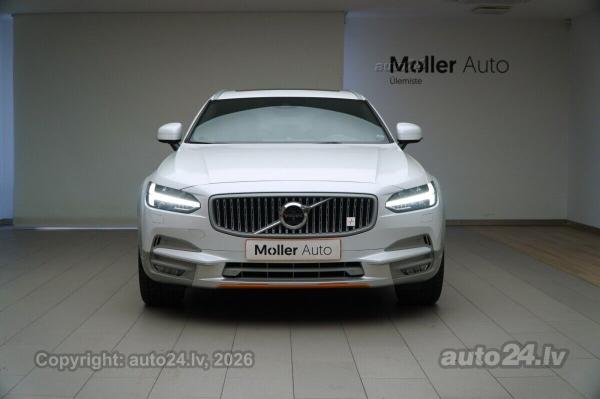 Balts Volvo V90 2019 Tallina, ar dzinēja tilpumu 2.00 L un nobraukumu 94 tūkst. km par 34900 €, foto 2 vietnē AUTOMOTO.COM.LV