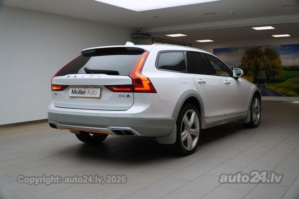 Balts Volvo V90 2019 Tallina, ar dzinēja tilpumu 2.00 L un nobraukumu 94 tūkst. km par 34900 €, foto 6 vietnē AUTOMOTO.COM.LV