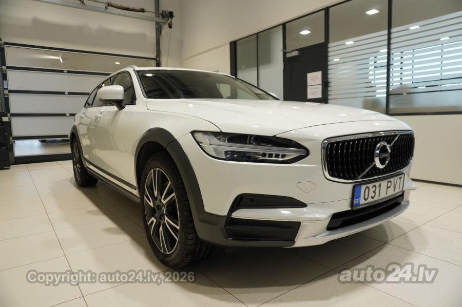 White Volvo V90 2019 in Tallinn, with an engine capacity of 2.00 L and mileage of 157 thousand km for 22500 €, photo 5 on AUTOMOTO.COM.LV