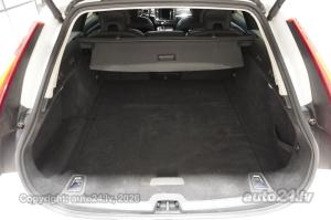 White Volvo V90 2019 in Tallinn, with an engine capacity of 2.00 L and mileage of 157 thousand km for 22500 €, photo 8 on AUTOMOTO.COM.LV