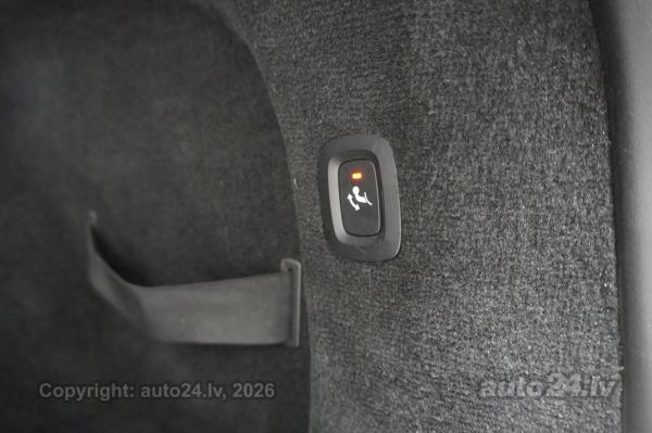 Белый Вольво В90 2019 в Таллин, объемом двигателя 2.00 л и пробегом 157 тыс. км за 22500 €, фото 9 на AUTOMOTO.COM.LV