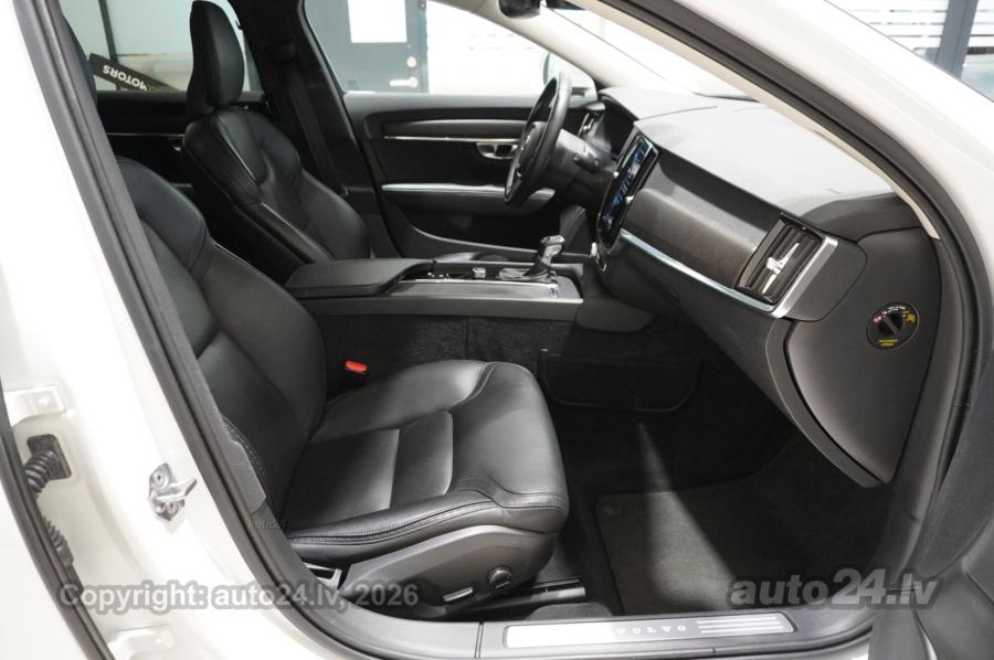 White Volvo V90 2019 in Tallinn, with an engine capacity of 2.00 L and mileage of 157 thousand km for 22500 €, photo 16 on AUTOMOTO.COM.LV