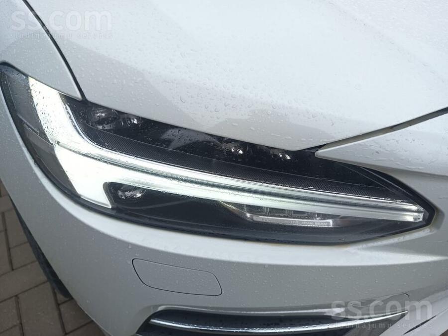 Balts Volvo V90 2019 Rīga, ar dzinēja tilpumu 2.00 L un nobraukumu 463 tūkst. km par 12500 €, foto 4 vietnē AUTOMOTO.COM.LV