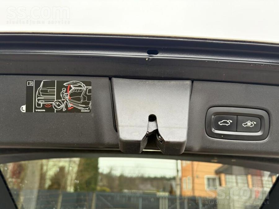 Balts Volvo V90 2019 Rīga, ar dzinēja tilpumu 2.00 L un nobraukumu 463 tūkst. km par 12500 €, foto 12 vietnē AUTOMOTO.COM.LV