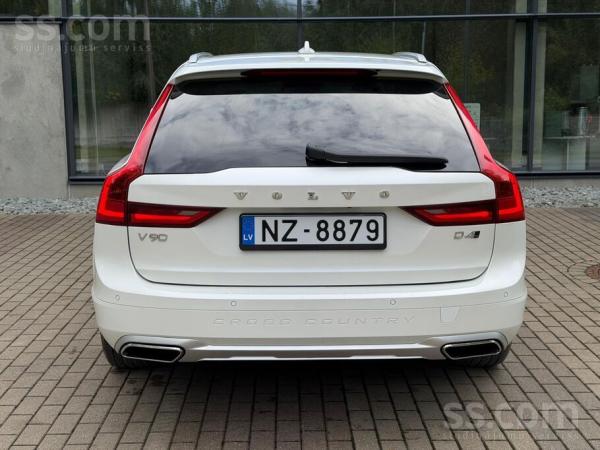 Volvo V90 2019 Rīga vietnē Balts Volvo V90 2019 Rīga, ar dzinēja tilpumu 2.00 L un nobraukumu 184 tūkst. km par 21900 €, foto 8 vietnē AUTOMOTO.COM.LV