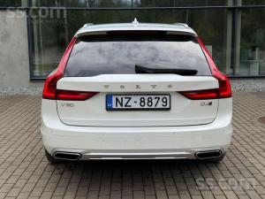Balts Volvo V90 2019 Rīga, ar dzinēja tilpumu 2.00 L un nobraukumu 184 tūkst. km par 21900 €, foto 8 vietnē AUTOMOTO.COM.LV