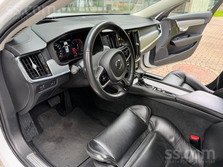Balts Volvo V90 2019 Rīga, ar dzinēja tilpumu 2.00 L un nobraukumu 184 tūkst. km par 21900 €, foto 12 vietnē AUTOMOTO.COM.LV