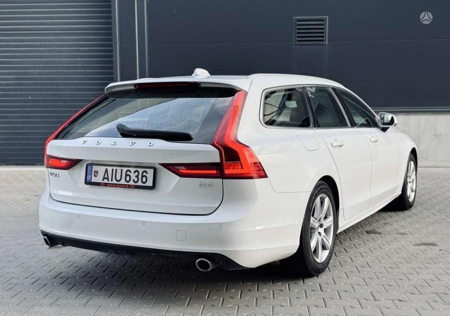 White Volvo V90 2019 in Kaunas, with an engine capacity of 1.97 L and mileage of 487 thousand km for 7700 €, photo 8 on AUTOMOTO.COM.LV