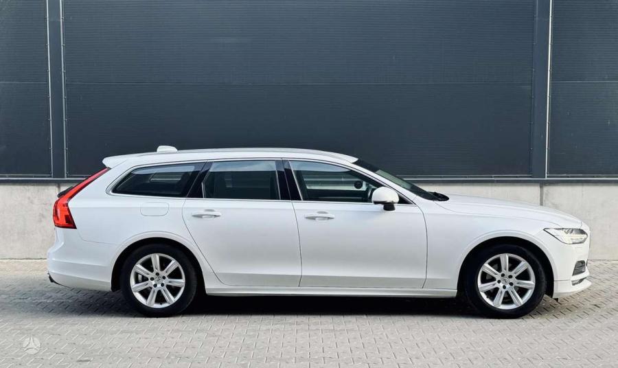 White Volvo V90 2019 in Kaunas, with an engine capacity of 1.97 L and mileage of 487 thousand km for 7700 €, photo 9 on AUTOMOTO.COM.LV