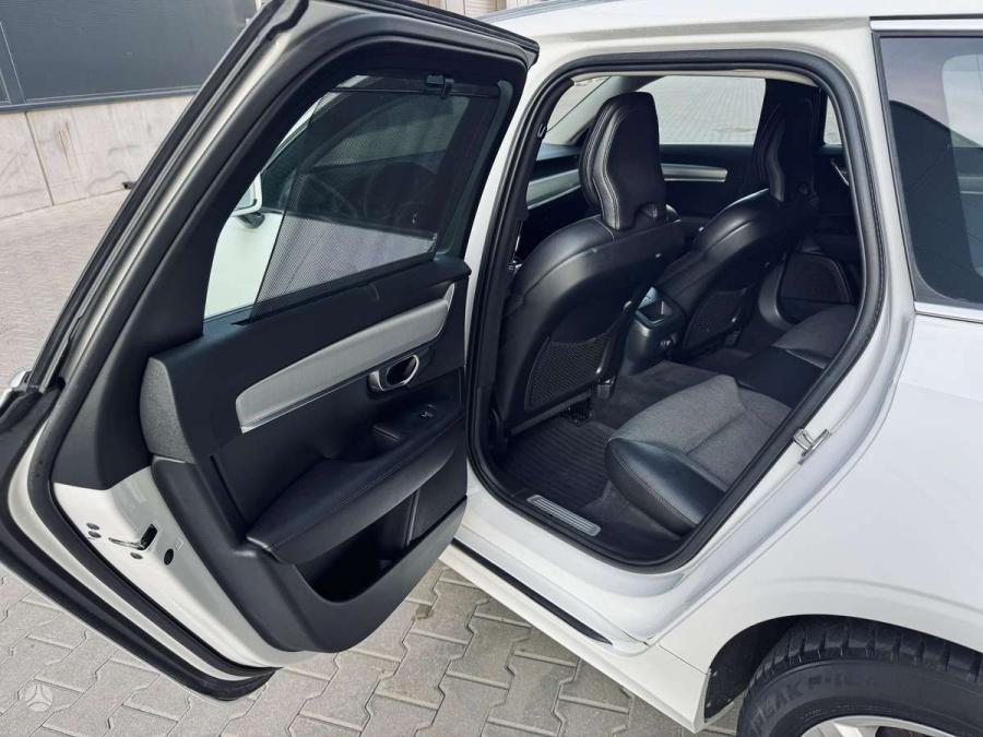 White Volvo V90 2019 in Kaunas, with an engine capacity of 1.97 L and mileage of 487 thousand km for 7700 €, photo 14 on AUTOMOTO.COM.LV