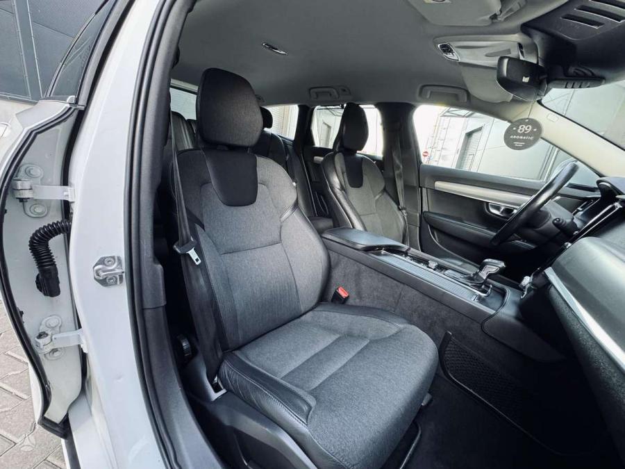 White Volvo V90 2019 in Kaunas, with an engine capacity of 1.97 L and mileage of 487 thousand km for 7700 €, photo 19 on AUTOMOTO.COM.LV