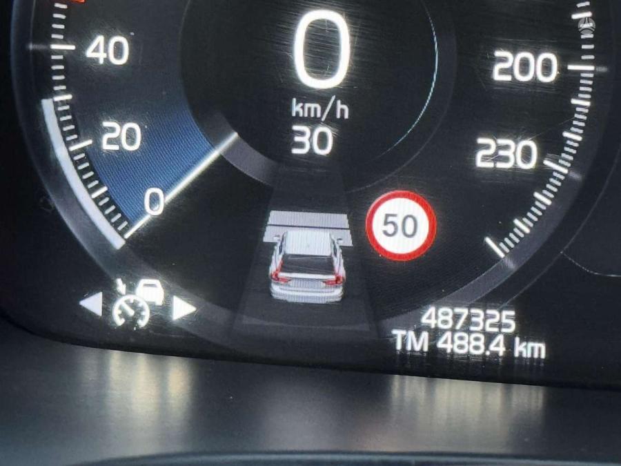 White Volvo V90 2019 in Kaunas, with an engine capacity of 1.97 L and mileage of 487 thousand km for 7700 €, photo 28 on AUTOMOTO.COM.LV