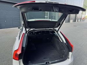 White Volvo V90 2019 in Kaunas, with an engine capacity of 1.97 L and mileage of 487 thousand km for 7700 €, photo 34 on AUTOMOTO.COM.LV