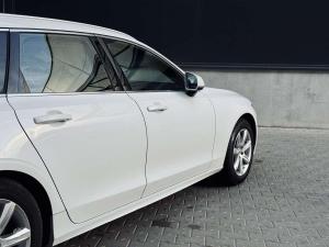 White Volvo V90 2019 in Kaunas, with an engine capacity of 1.97 L and mileage of 487 thousand km for 7700 €, photo 43 on AUTOMOTO.COM.LV