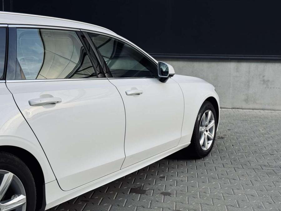 White Volvo V90 2019 in Kaunas, with an engine capacity of 1.97 L and mileage of 487 thousand km for 7700 €, photo 43 on AUTOMOTO.COM.LV