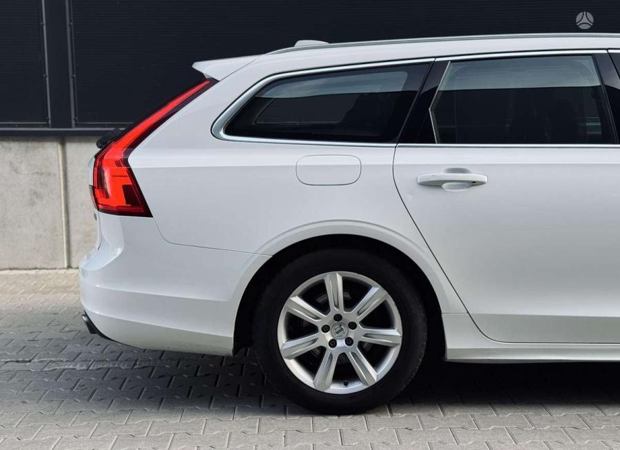 White Volvo V90 2019 in Kaunas, with an engine capacity of 1.97 L and mileage of 487 thousand km for 7700 €, photo 44 on AUTOMOTO.COM.LV