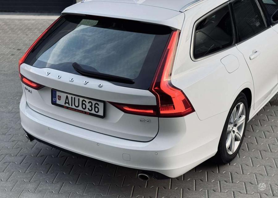 White Volvo V90 2019 in Kaunas, with an engine capacity of 1.97 L and mileage of 487 thousand km for 7700 €, photo 48 on AUTOMOTO.COM.LV