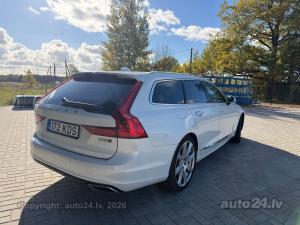 White Volvo V90 2019 in Tartu, with an engine capacity of 2.00 L and mileage of 175 thousand km for 25000 €, photo 4 on AUTOMOTO.COM.LV
