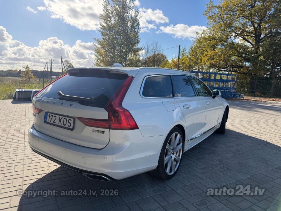 White Volvo V90 2019 in Tartu, with an engine capacity of 2.00 L and mileage of 175 thousand km for 25000 €, photo 4 on AUTOMOTO.COM.LV