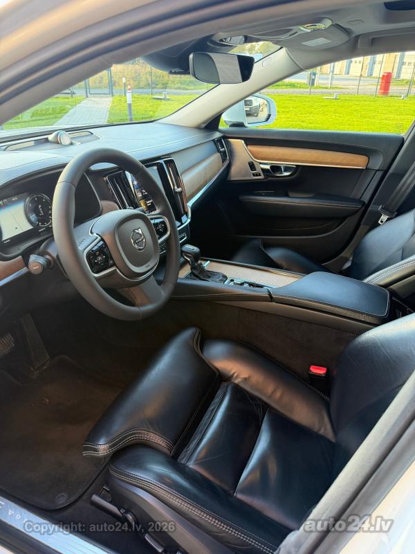 White Volvo V90 2019 in Tartu, with an engine capacity of 2.00 L and mileage of 175 thousand km for 25000 €, photo 7 on AUTOMOTO.COM.LV
