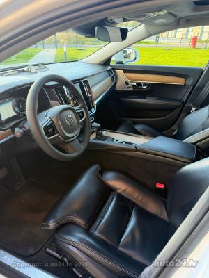 White Volvo V90 2019 in Tartu, with an engine capacity of 2.00 L and mileage of 175 thousand km for 25000 €, photo 7 on AUTOMOTO.COM.LV