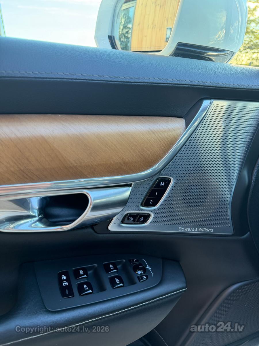 White Volvo V90 2019 in Tartu, with an engine capacity of 2.00 L and mileage of 175 thousand km for 25000 €, photo 8 on AUTOMOTO.COM.LV