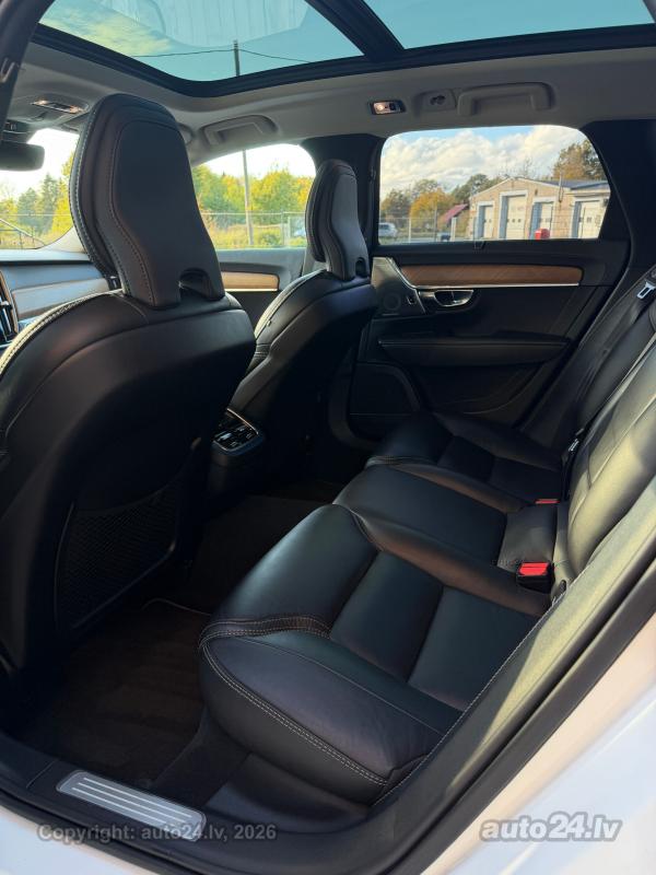 White Volvo V90 2019 in Tartu, with an engine capacity of 2.00 L and mileage of 175 thousand km for 25000 €, photo 10 on AUTOMOTO.COM.LV